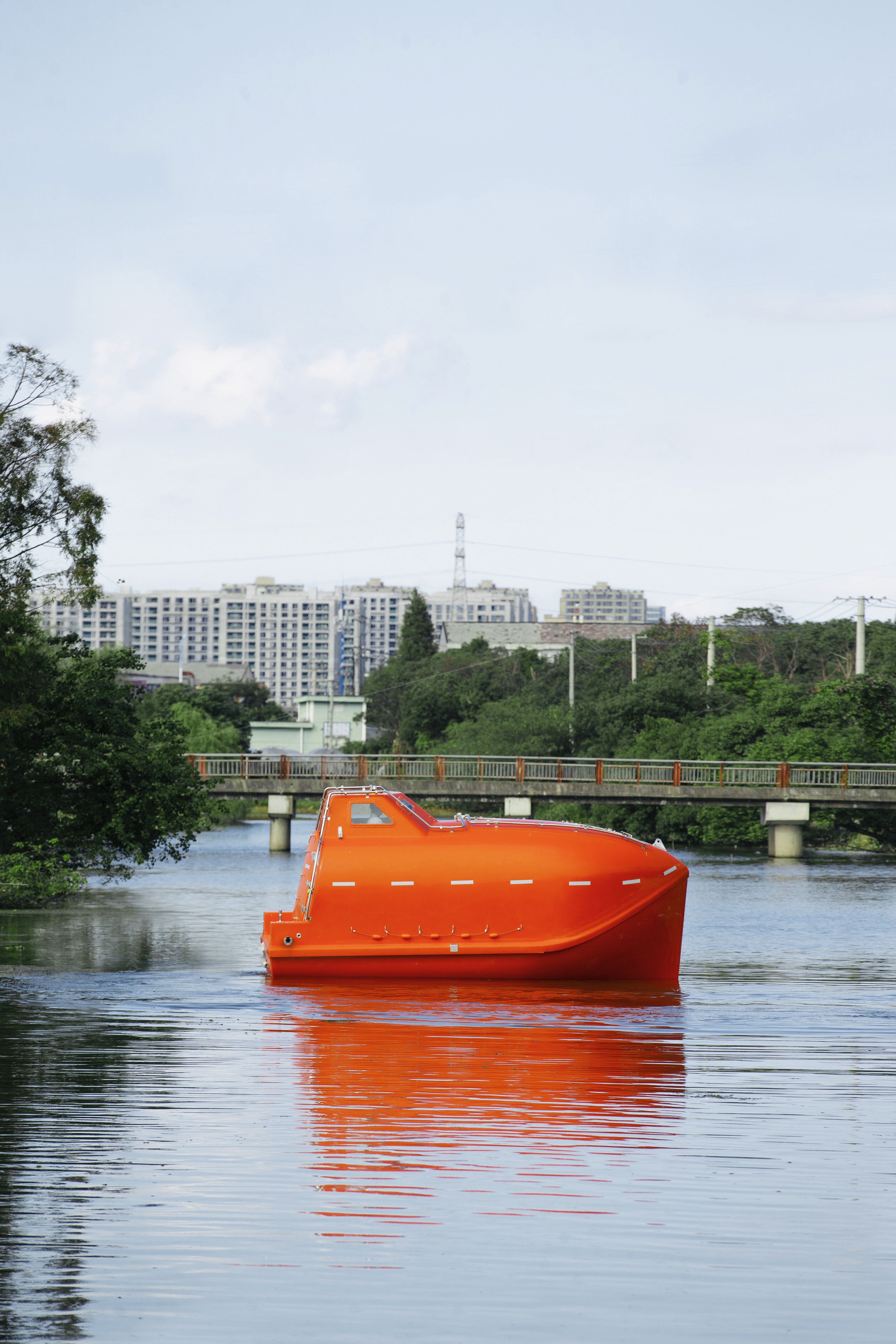 5 Things you need to know about free fall lifeboats - New Marine