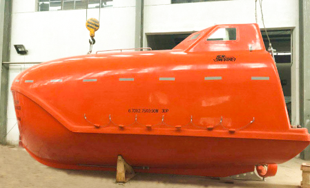 5 Things you need to know about free fall lifeboats - New Marine